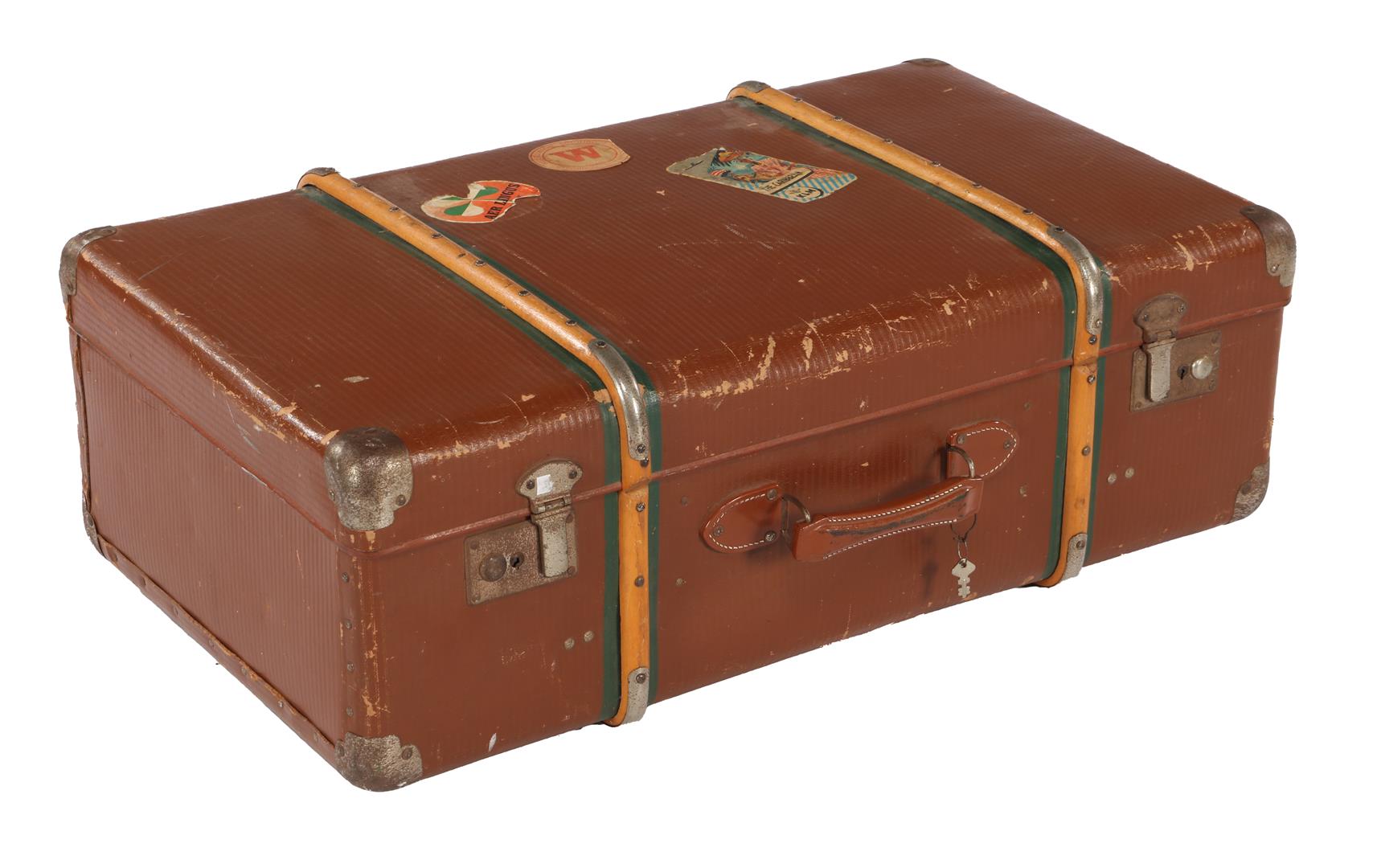 Oude koffer met houten banden | Barnebys